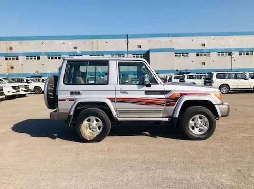 丰田70系列LC71三门版越野一族的情怀更是实力选择